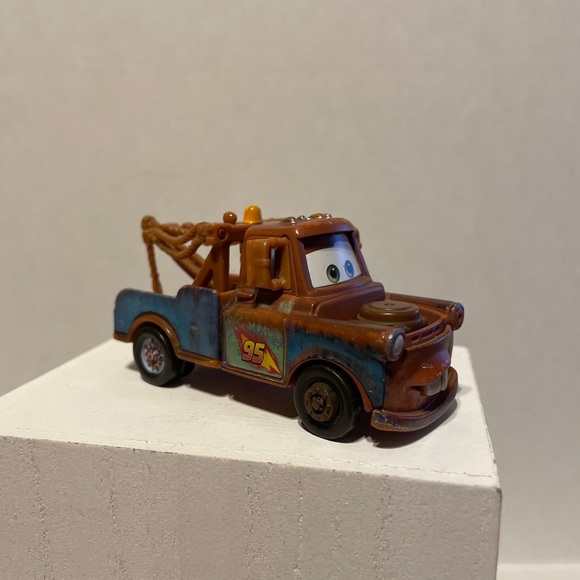 Disney | Toys | Disney Pixar Cars 2 Mater Tow Truck Die Cast V2798 ...